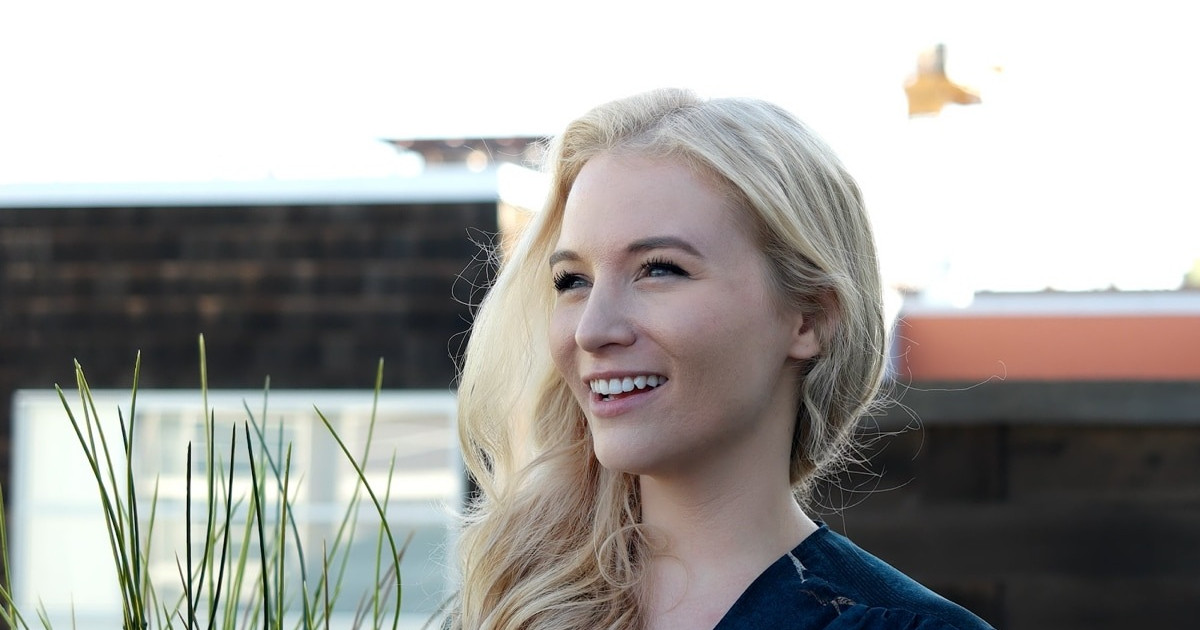 Interview with Alexandra Bond, Product Designer at Robinhood: Lovers ...